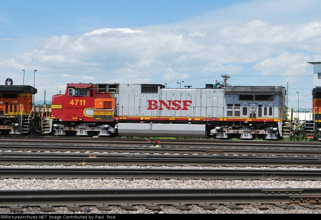 BNSF 4711